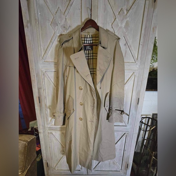 Burberry | Jackets & Coats | Vintage Burberrys Trench Coat | Poshmark